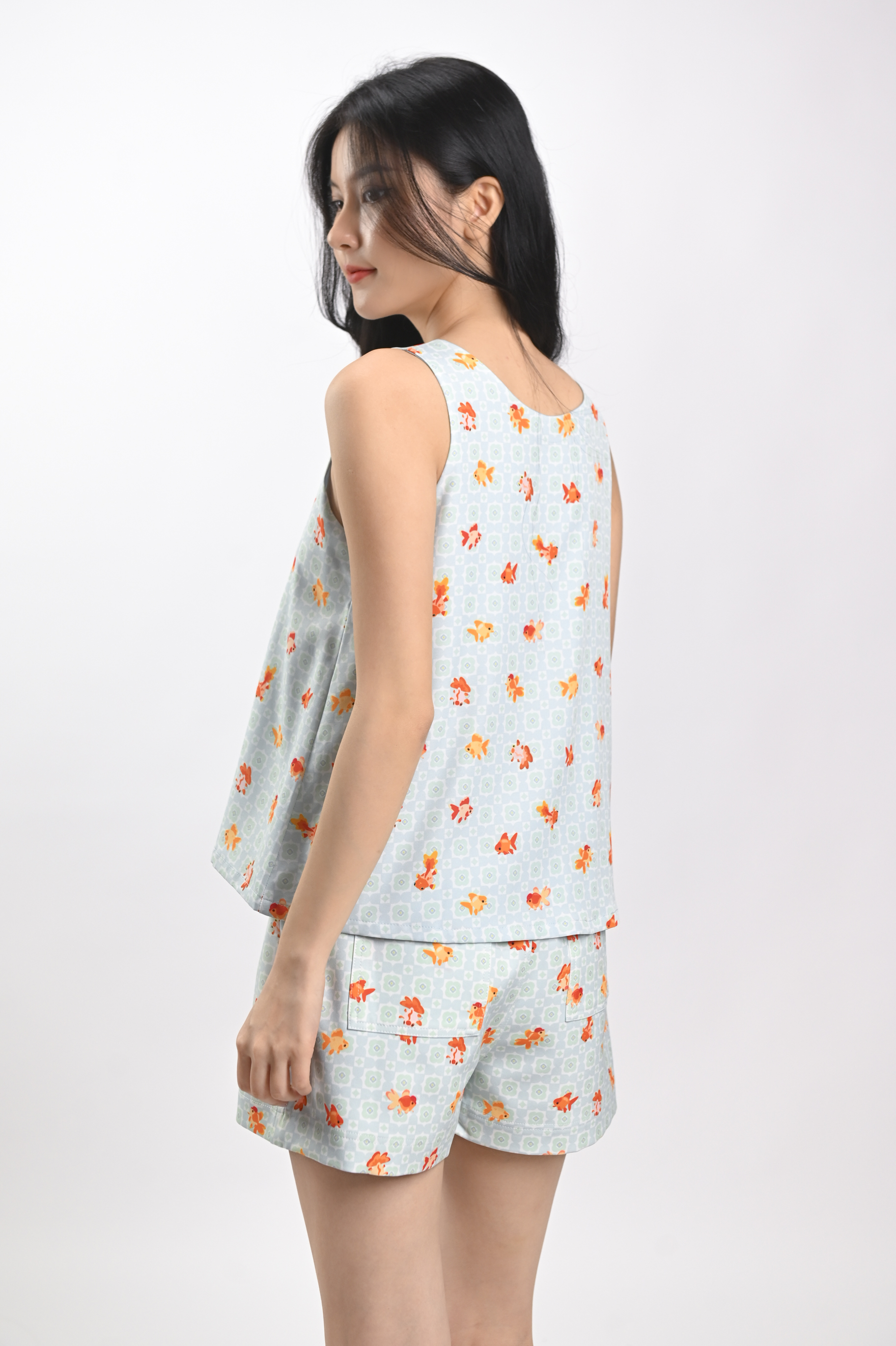 LUCKY RIVER TWO-WAY BUTTON TOP | All Would Envy