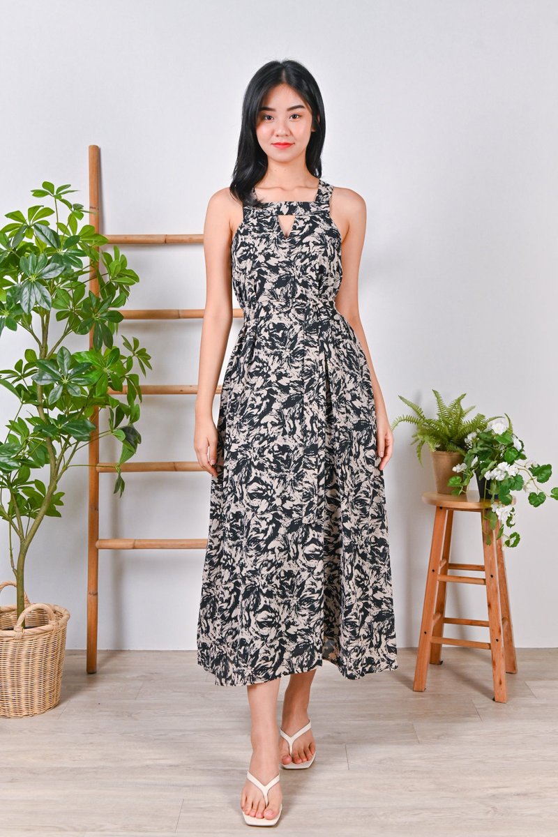 ODETTE TRAPEZE MAXI DRESS IN BLACK | All Would Envy