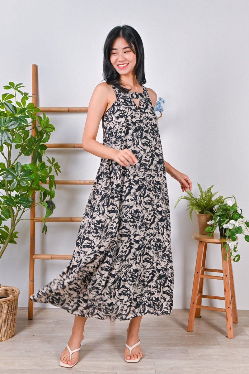 ODETTE TRAPEZE MAXI DRESS IN BLACK | All Would Envy