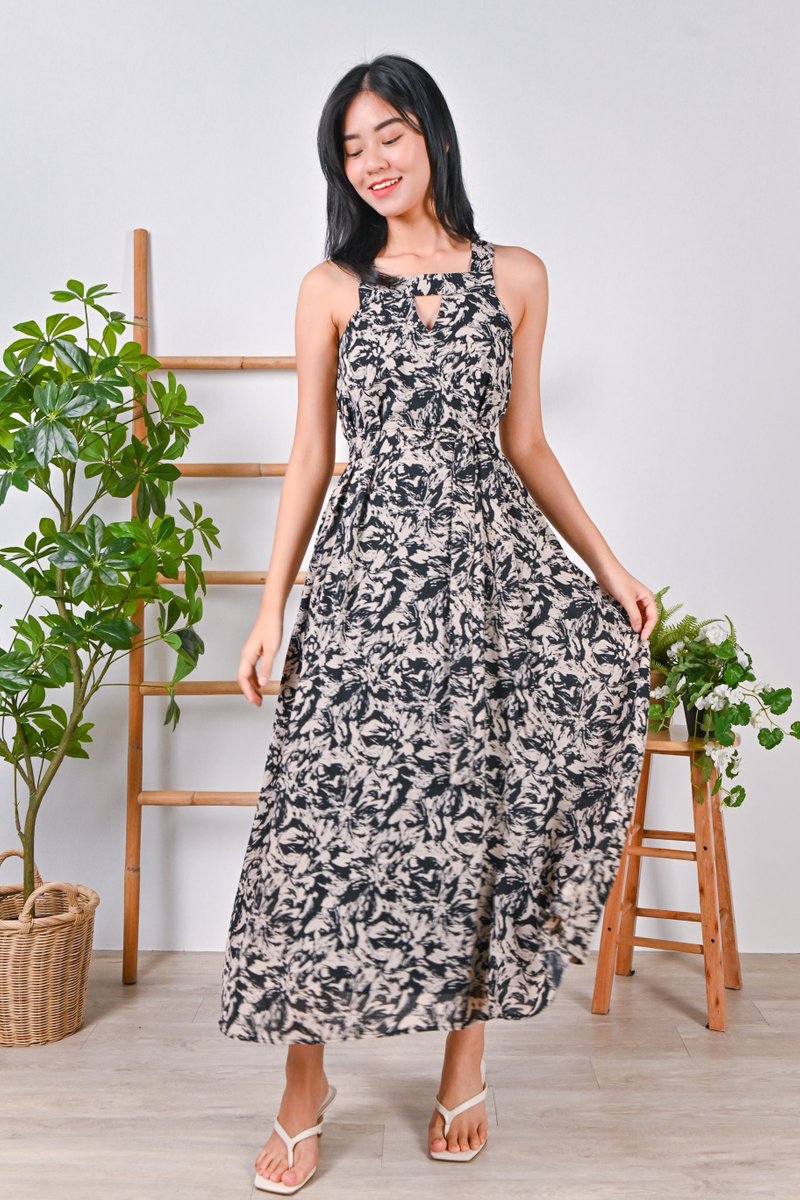 ODETTE TRAPEZE MAXI DRESS IN BLACK | All Would Envy
