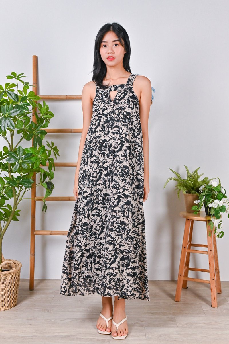 ODETTE TRAPEZE MAXI DRESS IN BLACK | All Would Envy